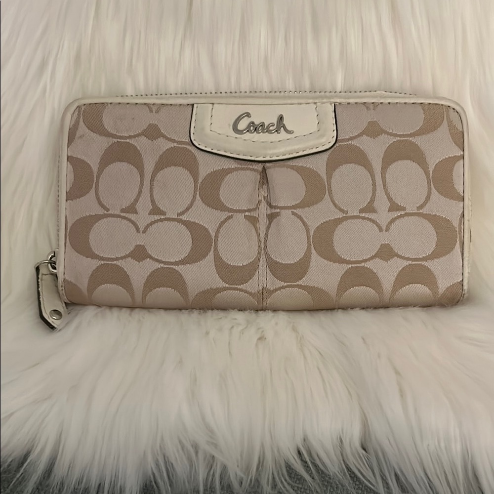 Coach Beige Wallet - Gem